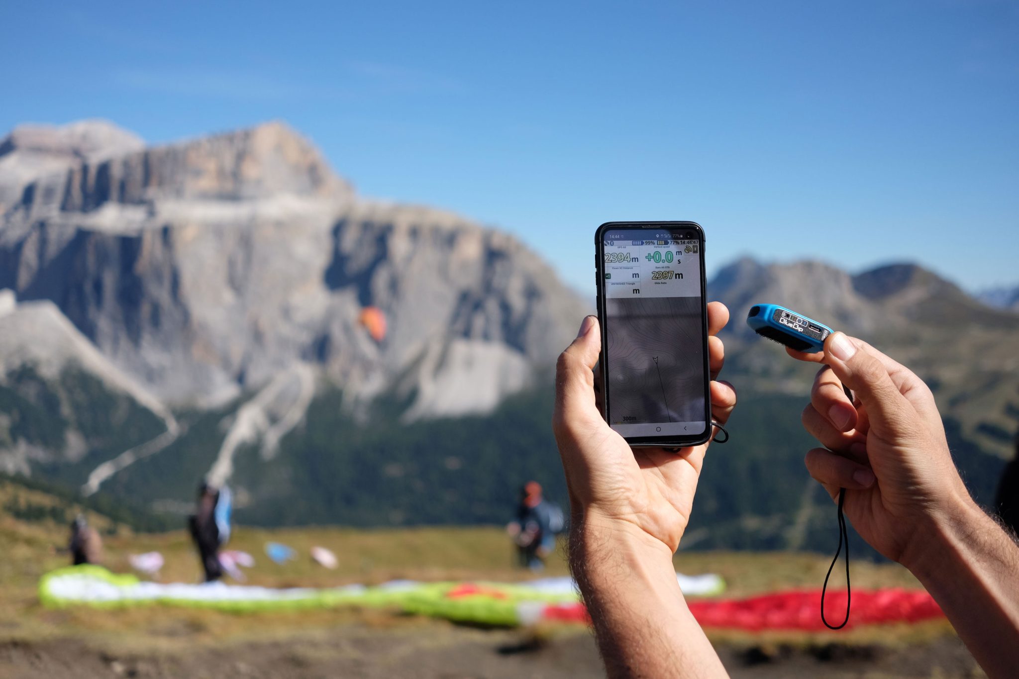 STODEUS Paragliding – Solar variometers and GPS for paragliding